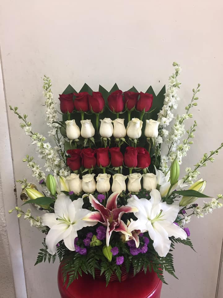 Exclusive Designs – flower artist